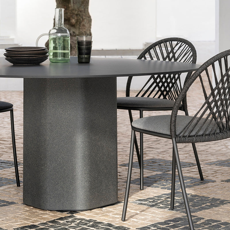 Talo Round Dining Table | Zzue Creation